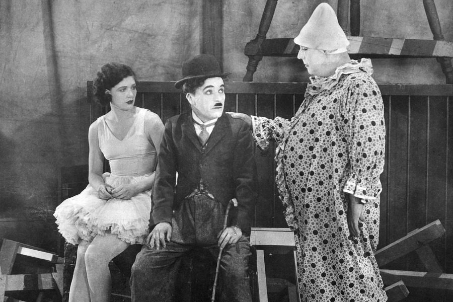 Η ταινία του 1928 που επιβεβαιώνει ότι υπάρχει το ταξίδι στο χρόνο ...